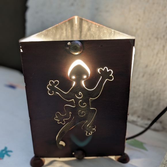 Hand Crafted | Other | Triangular Metal Cutout Gecko Lamp | Poshmark